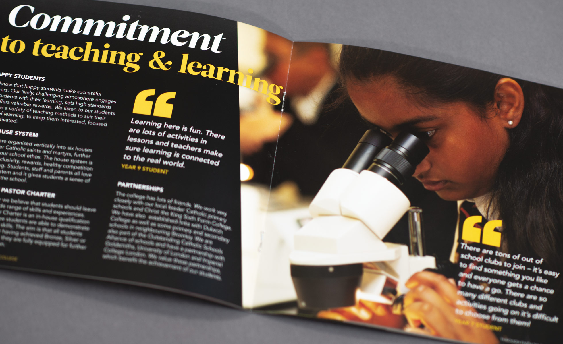 Bonus Pastor school prospectus – Oskar Design