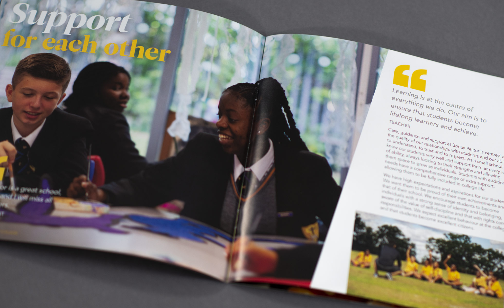 Bonus Pastor school prospectus – Oskar Design